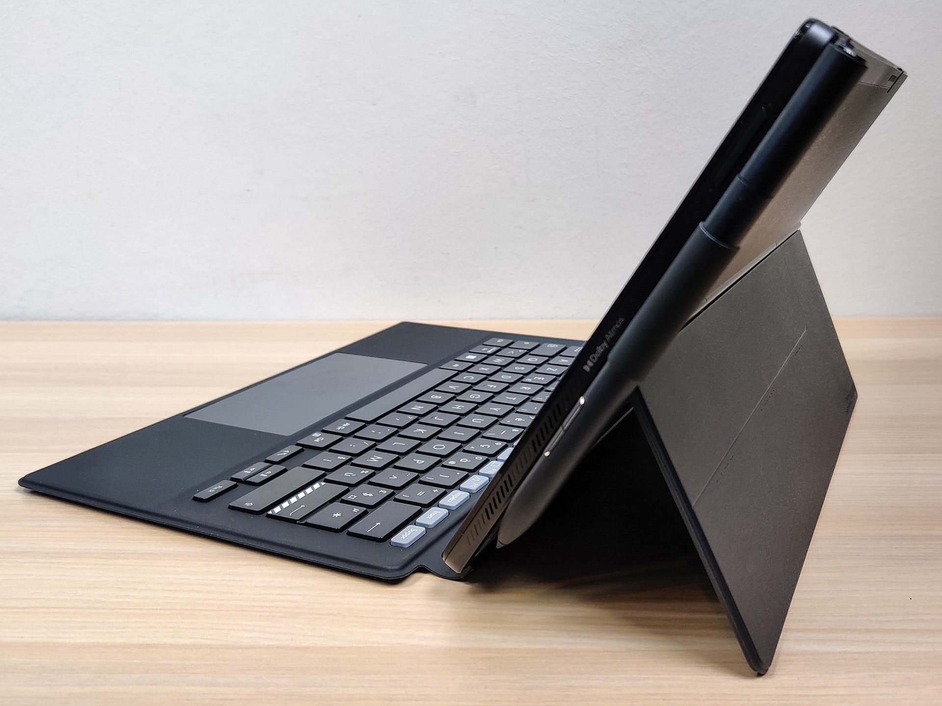 Test Asus Vivobook 13 Slate : 700 euros pour une tablette OLED ...