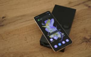 Test Samsung Galaxy Z Flip 4 : plus puissant, plus endurant et toujours ...