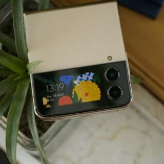 Samsung Galaxy Z Flip 5 : le smartphone à clapet aura un écran plus ...